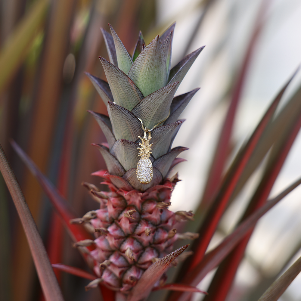 Pineapple Pendant in Gold with Diamonds - 20mm