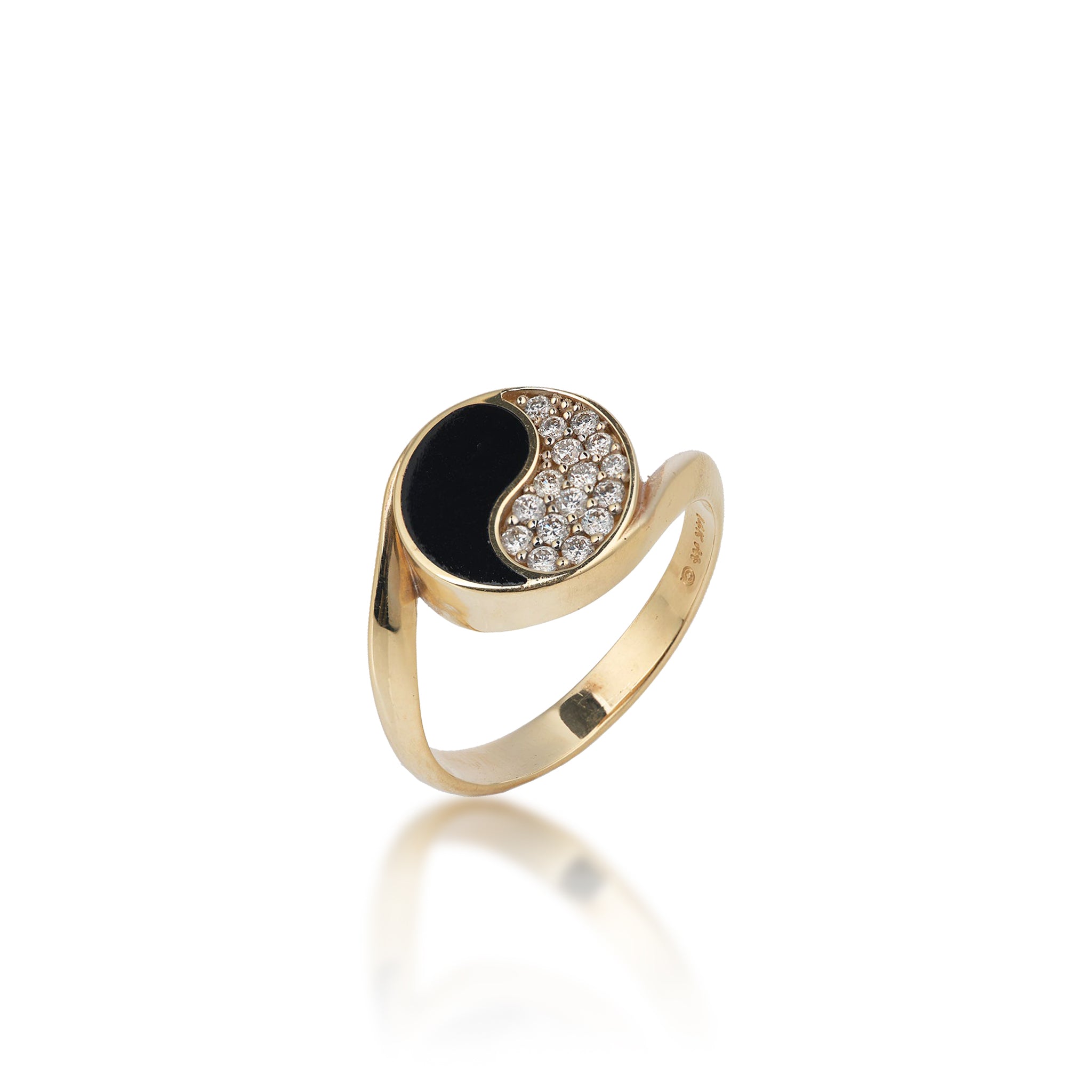 Yin Yang - Black Coral Ring in Yellow Gold with Diamonds