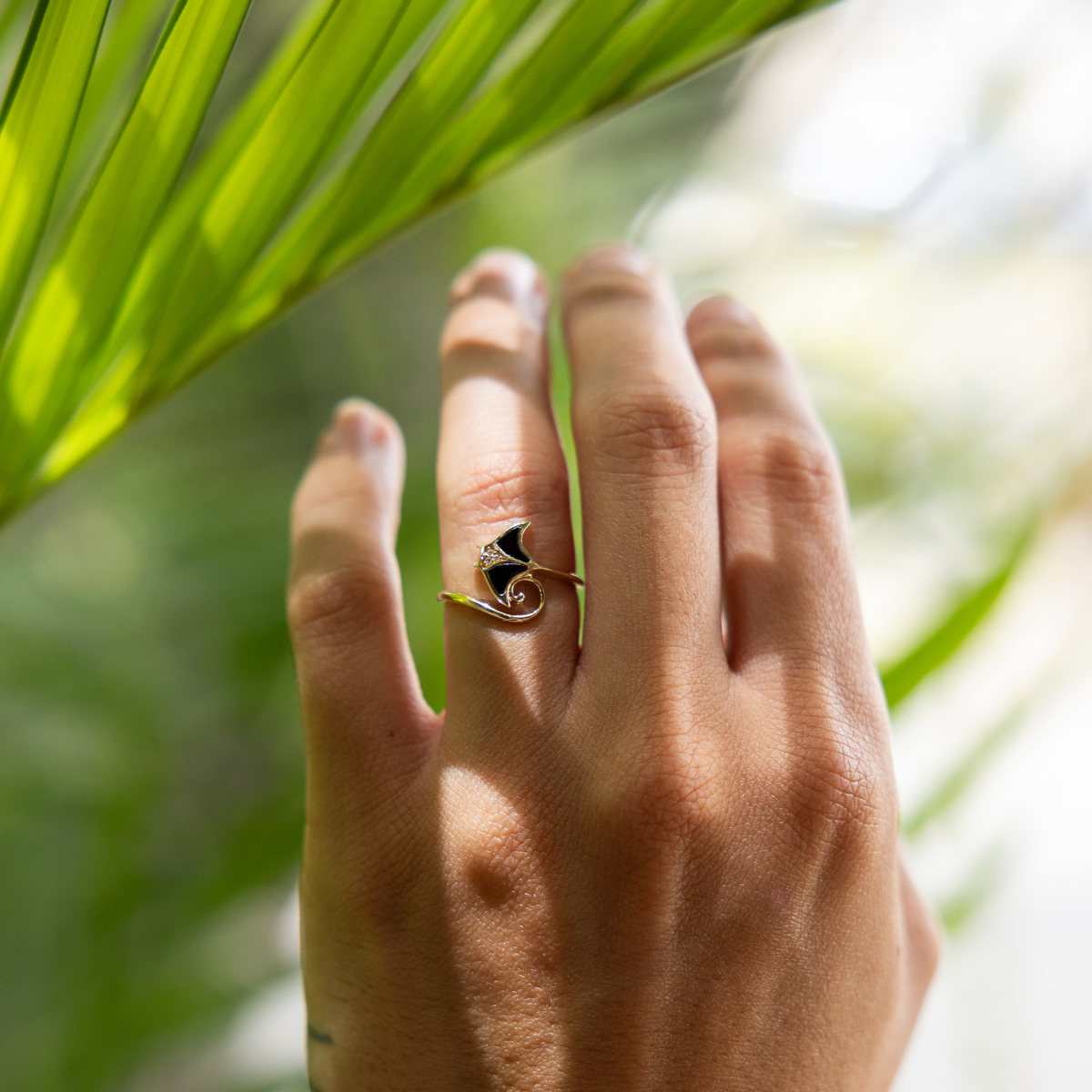 Manta Ray Hawaiian Black Coral Ring in Gold with Diamonds