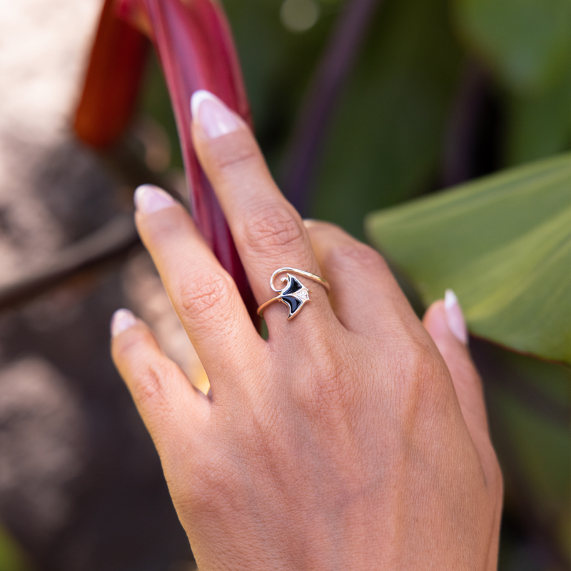 Manta Ray Hawaiian Black Coral Ring in Gold with Diamonds