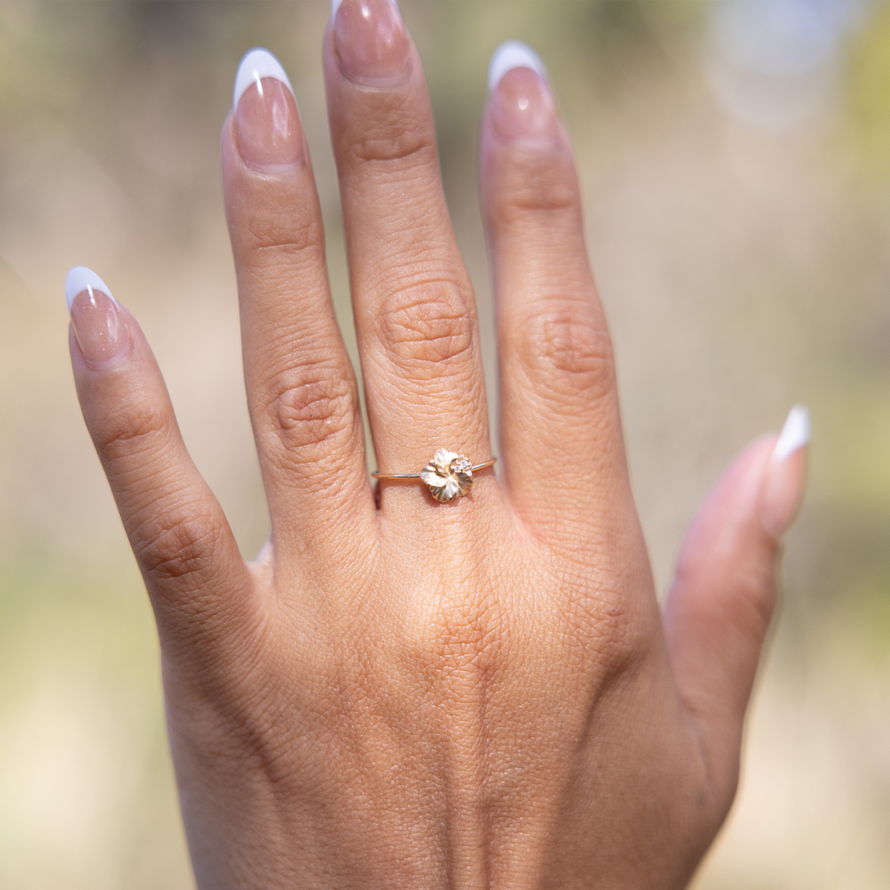Hibiscus Ring in Gold with Diamonds - 8mm