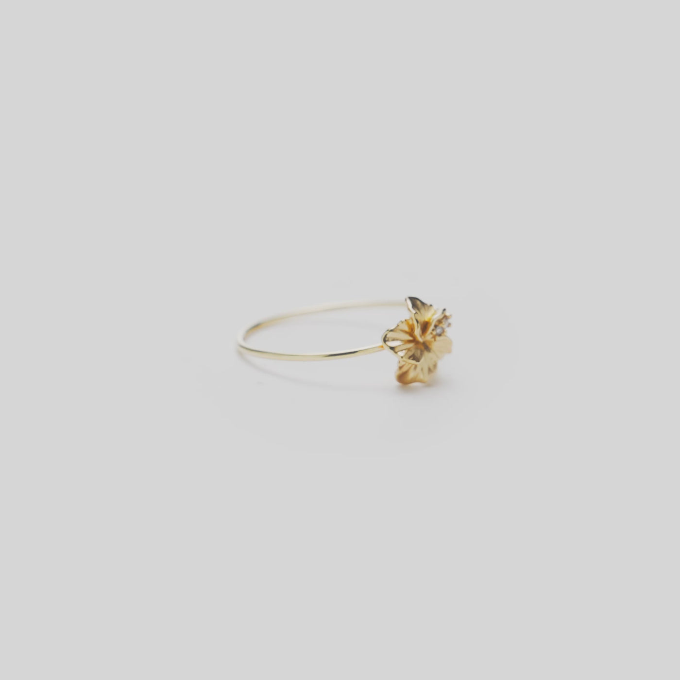 Hibiscus Ring in Gold with Diamonds - 8mm