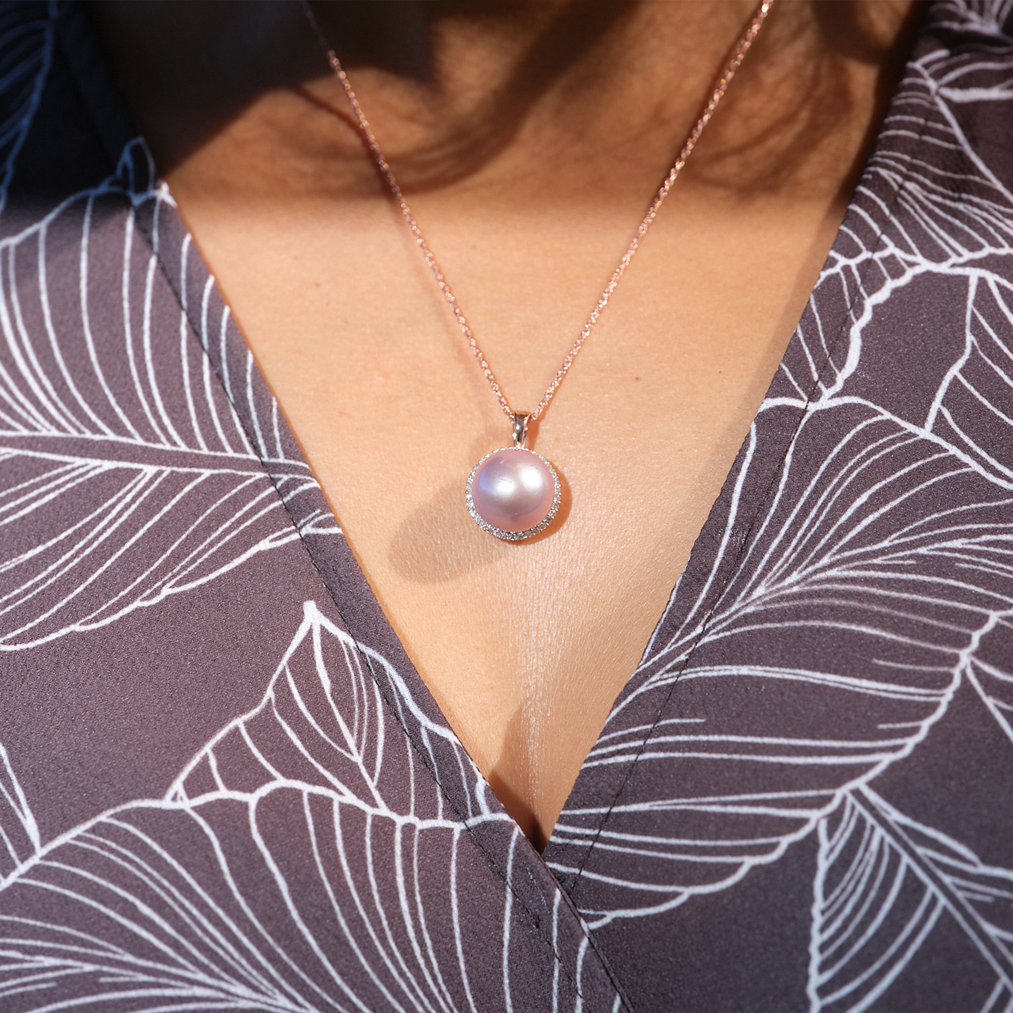 Freshwater Lilac Pearl Pendant in Rose Gold with Diamonds - 14-15mm